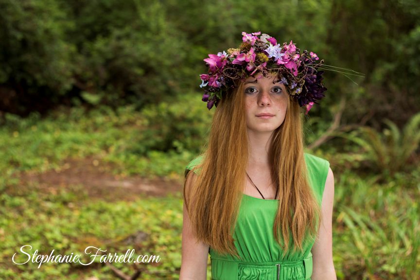 Giant trees, flower wreath and beautiful girls - Welcome to Stephanie ...